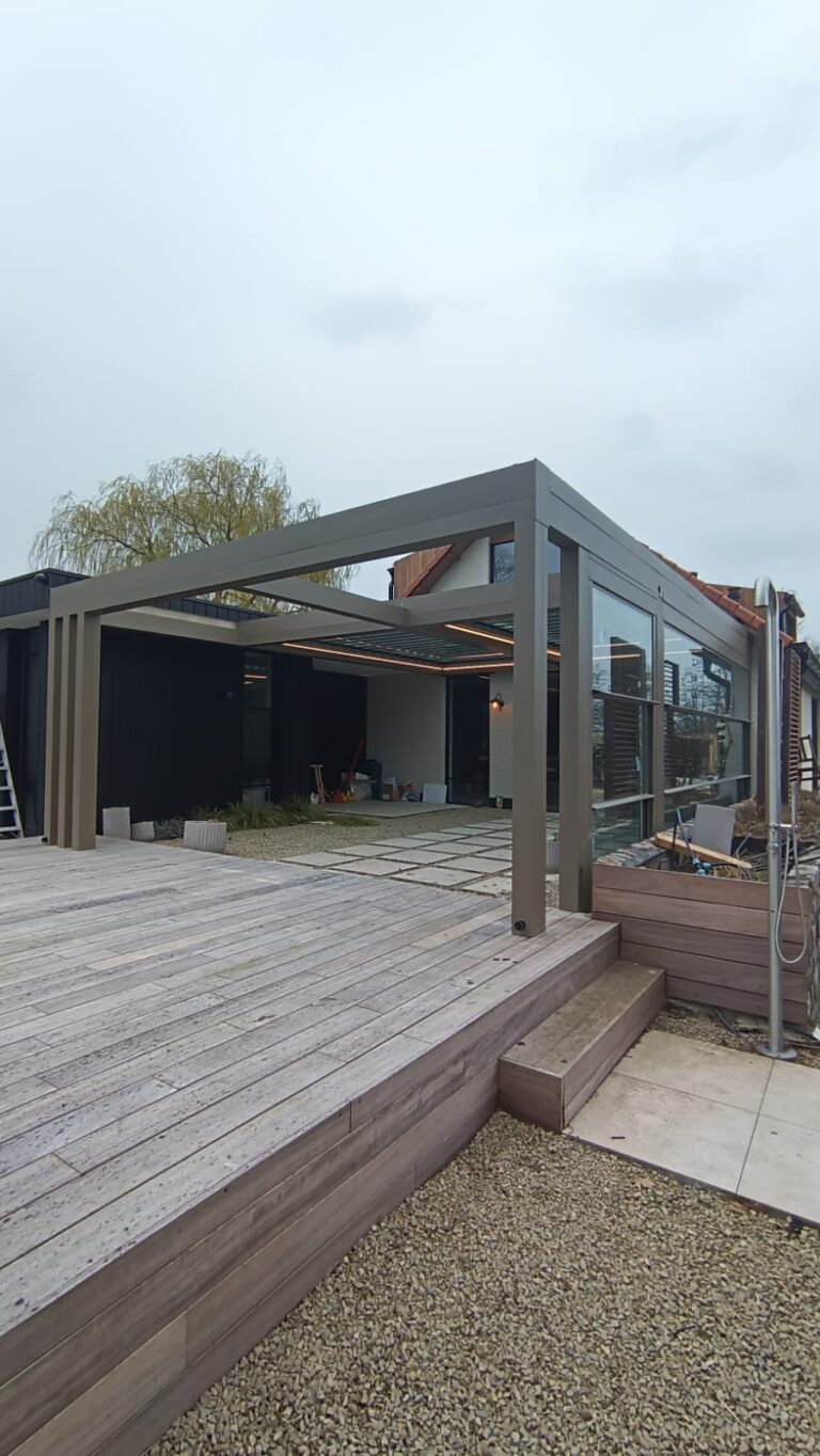 Pergola Canopy in NYC | Retractable Louvered Pergola