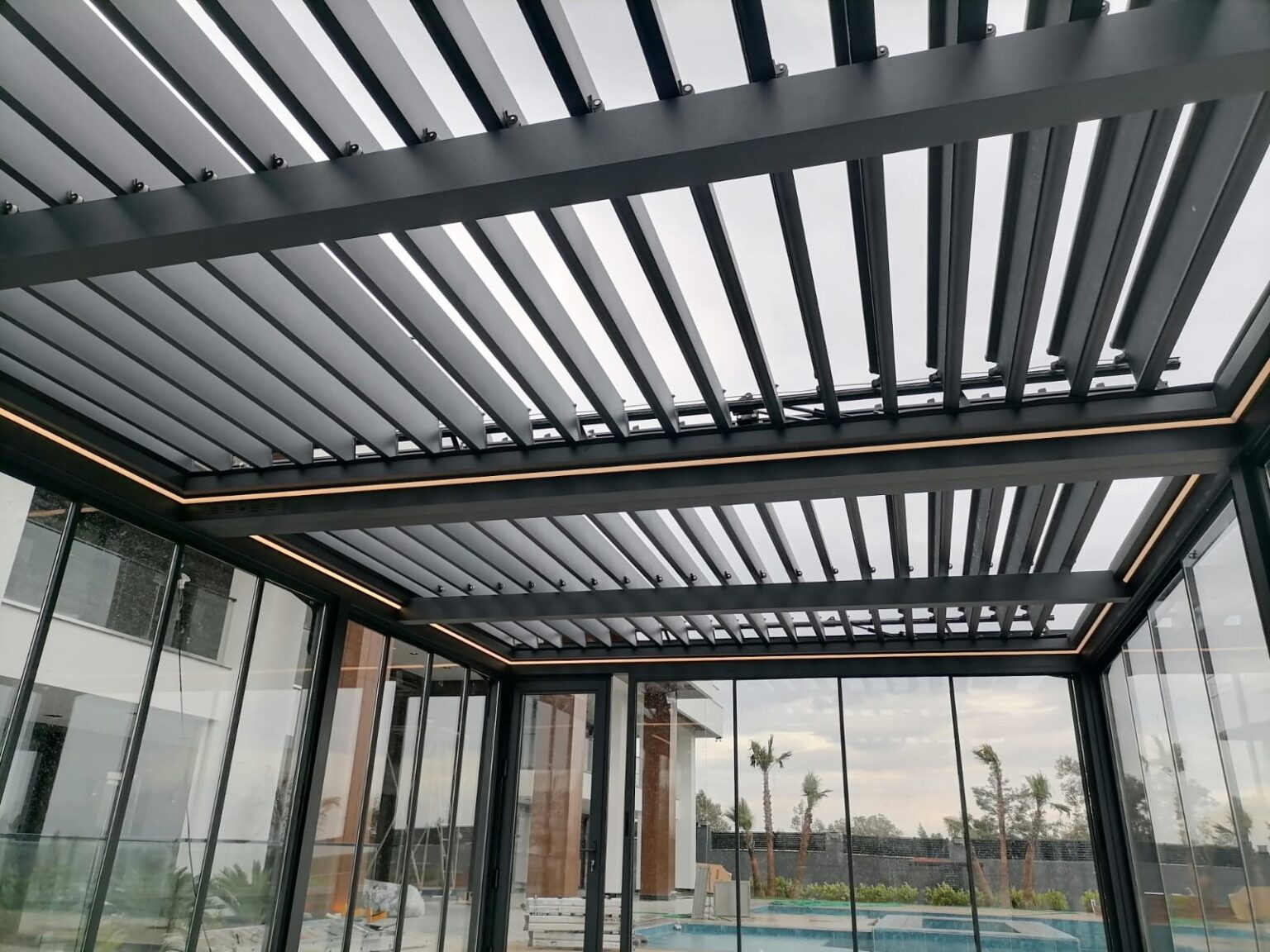 Pergola Canopy in NYC | Retractable Louvered Pergola